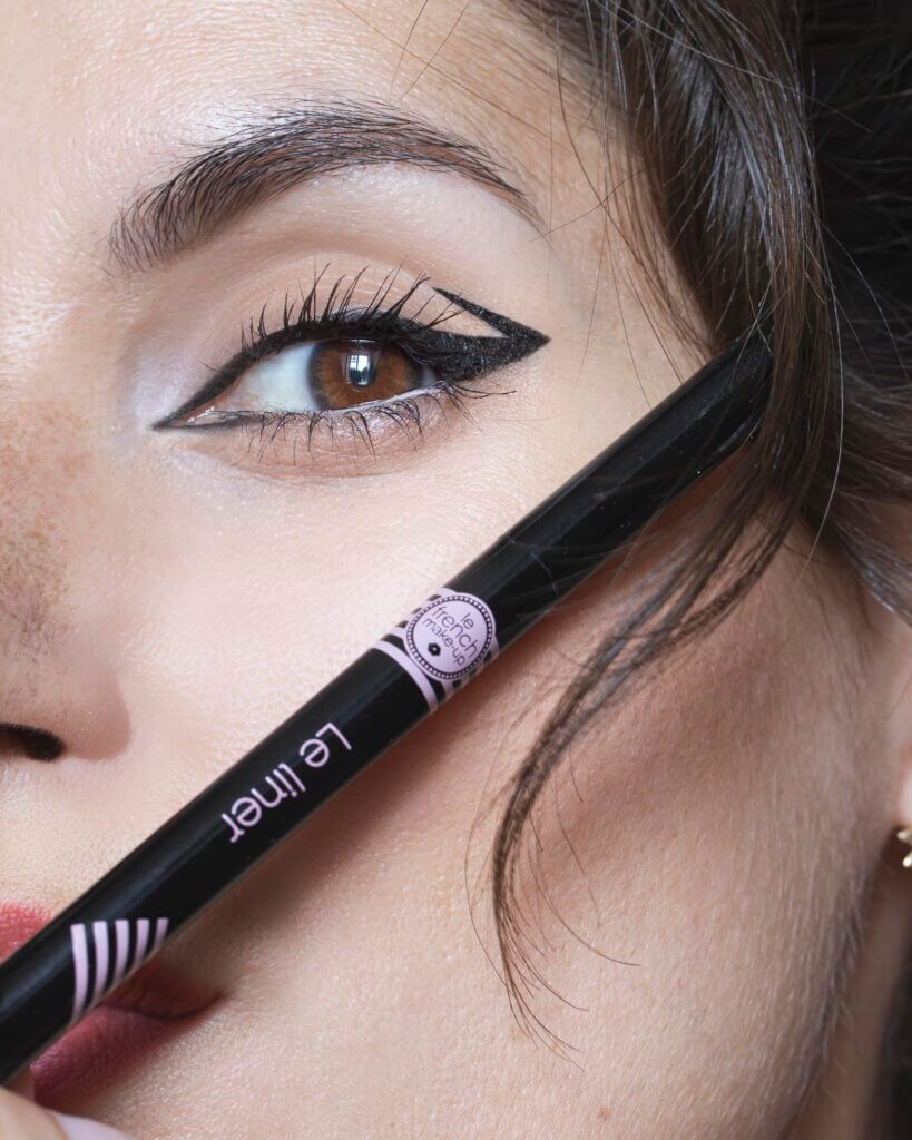 Tracer son trait de liner Le French Make-up